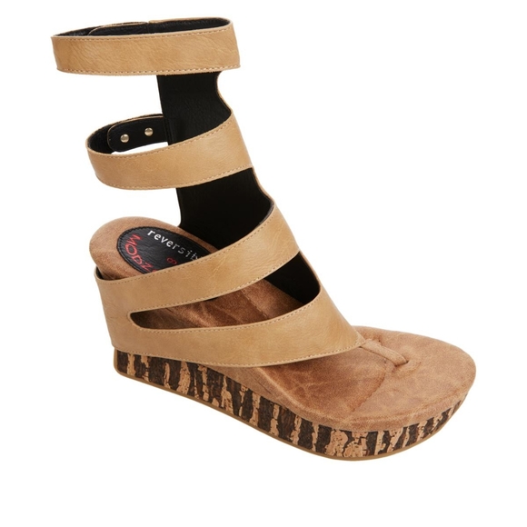 Modzori | Shoes | Modzori Corona 2in Reversible Wedge Gladiator Sandals ...